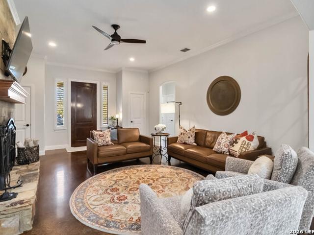 412 Elmwood Dr