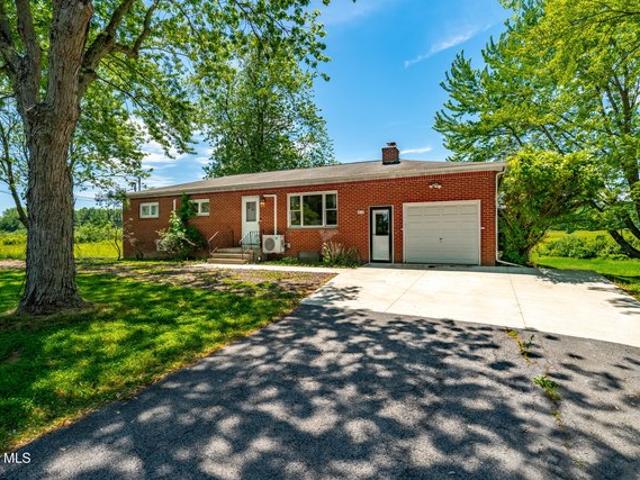 412 Font Grove Rd, Slingerlands, NY 12159