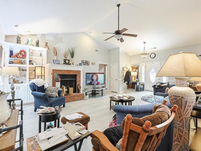 412 Fawn Ct