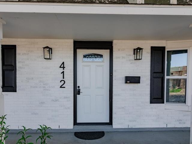 412 Fairway Dr, Laplace, LA 70068