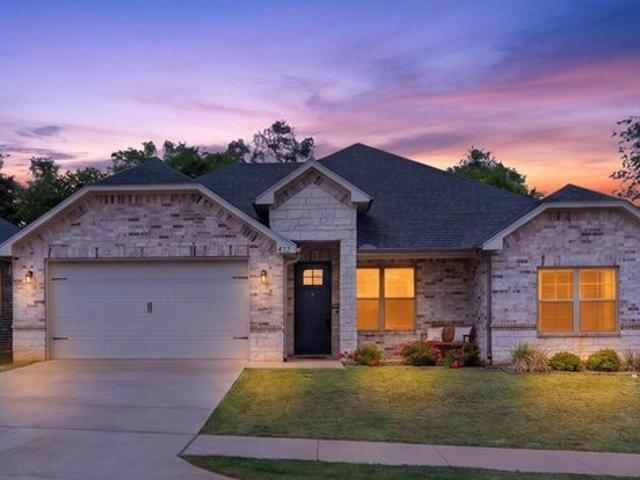 412 Faithful Rd, Lindale, TX 75771