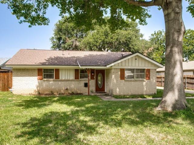 412 Franklin Dr, Euless, TX 76040