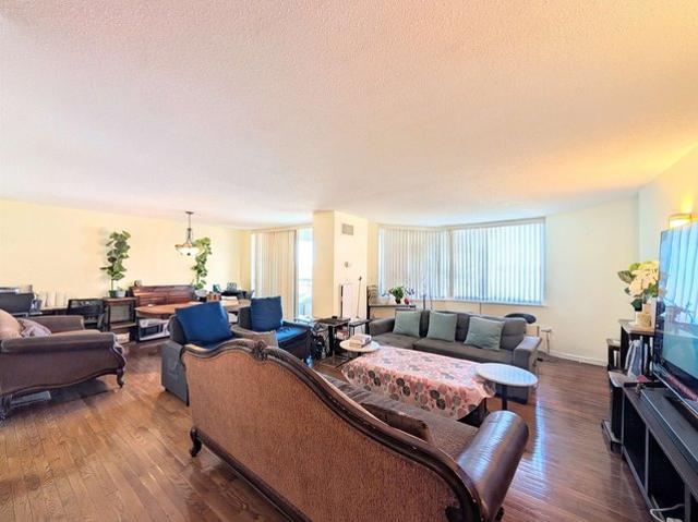 412 Harmon Cove Tower Unit 412, Secaucus, NJ 07094