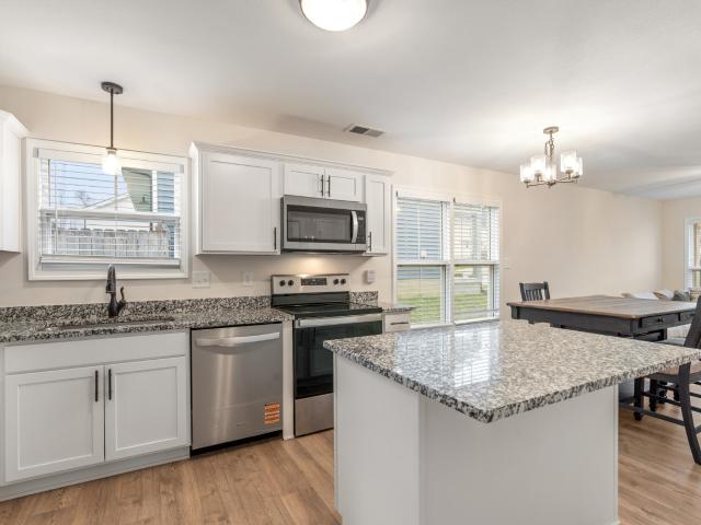412 Hillside Dr, Clarksville, TN 37040 | MLS #3228