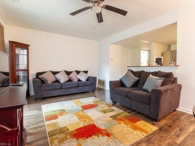 412 Hustings Ln, Newport News, VA 23608