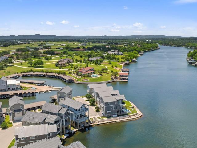 412 Island Cir