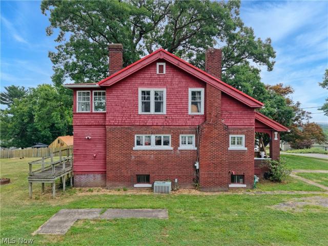 412 Oakwood Drive