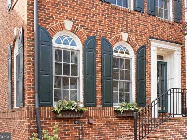 412 Oronoco Street