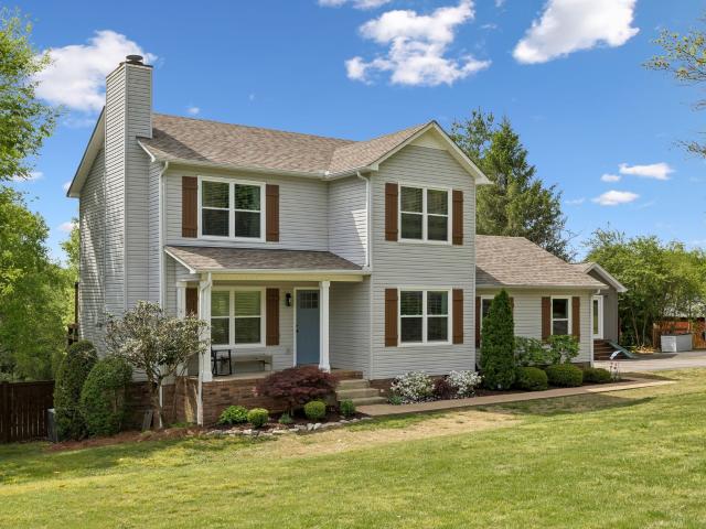 412 Lake Cir