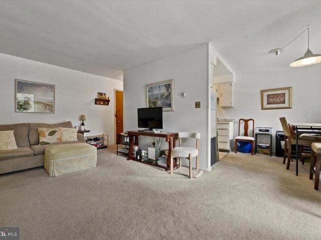 412 N Wayne Avenue # 208