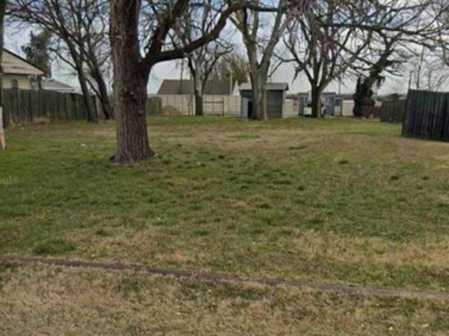 412 N Clark St, Udall, KS 67146