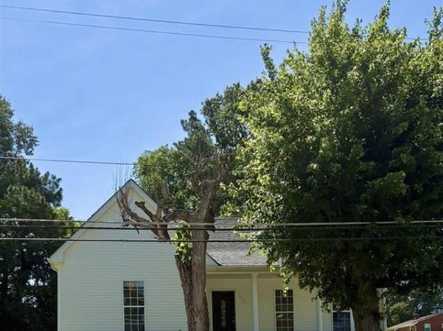 412 N Main St, Morgantown, KY 42261