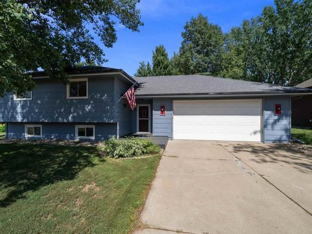 412 N Needles Dr, Brandon, SD 57005