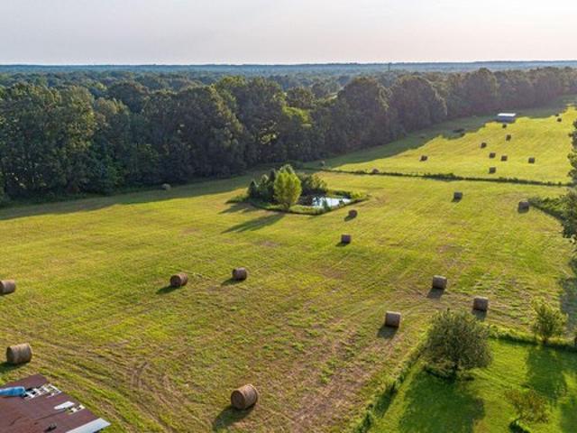 412 New Harmony Rd, Benton, KY 42025