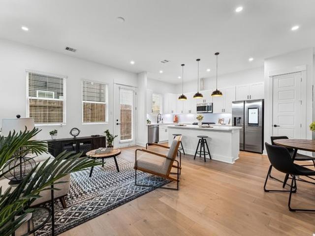 412 Neyland St Unit G, Houston, TX 77022