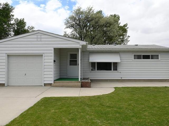 412 S 16th St, Worland, WY 82401