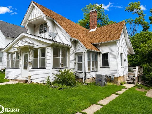 412 S. Woodlawn Avenue
