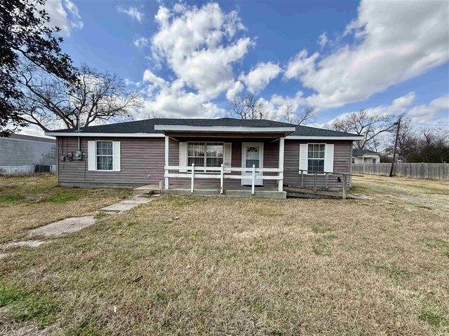 412 S Bowers Ave, Iowa, LA 70647