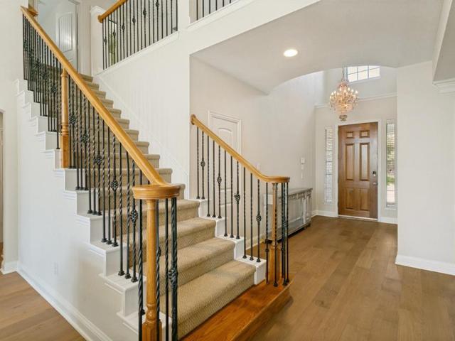 412 S Hampton Court