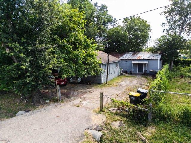 412 S San Jacinto St, Conroe, TX 77301
