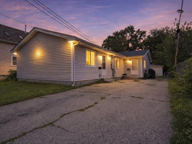 412 S State St, Aurora, IL 60505