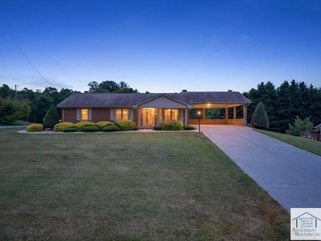 412 Sedgefield Dr, Martinsville, VA 24112