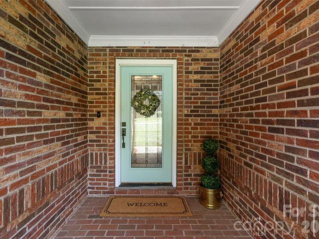 412 Shadydale Court