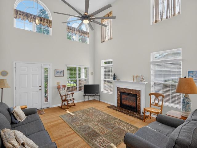 412 Sunland Drive