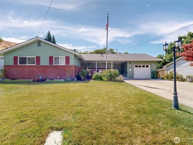 412 SW Parkview St, Milton Freewater, OR 97862