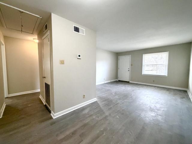 412 Redbud Ln