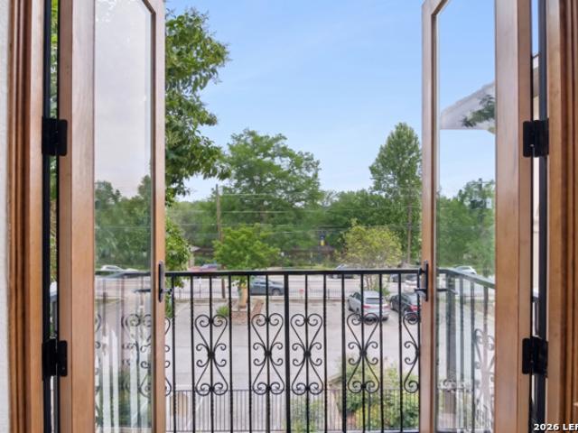 412 River Rd, Unit 201