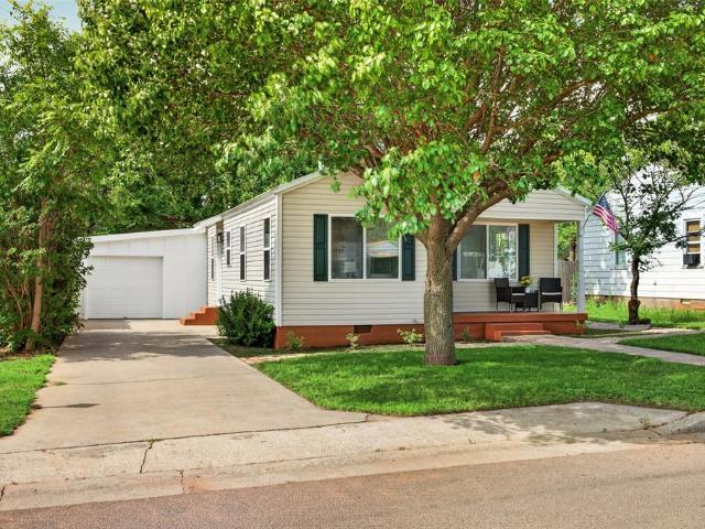 412 W 8th Street