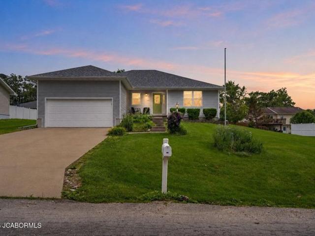 412 W Champain St, Eldon, MO 65026