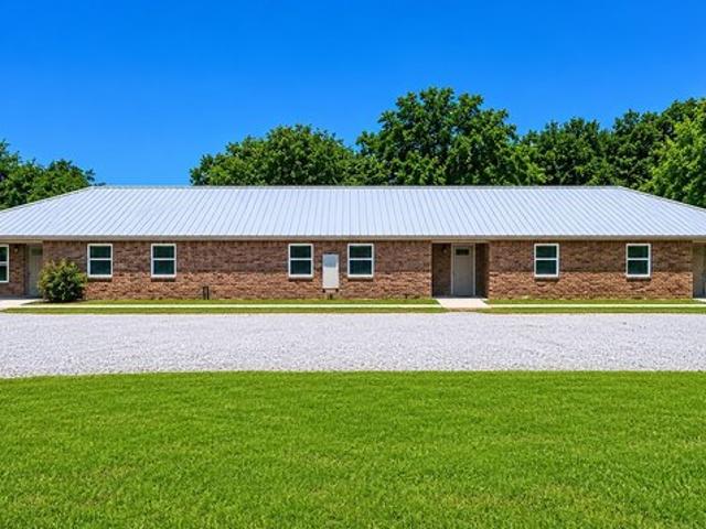 412 W Franklin St, Alvord, TX 76225