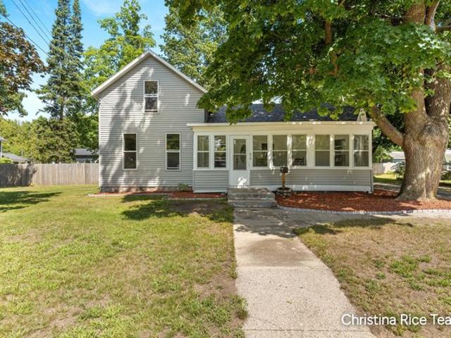 412 W Montcalm St, Greenville, MI 48838