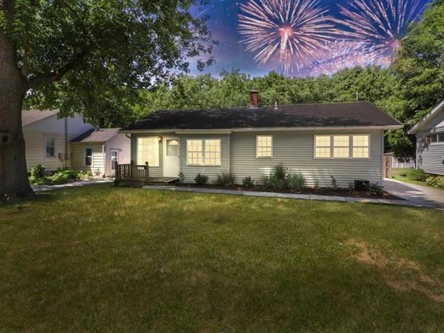 412 W South St, Crown Point, IN 46307
