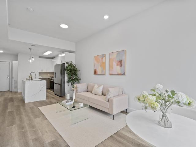 412 Whiton St # 707
