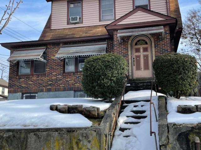 412 Vanderbilt Avenue | Compass