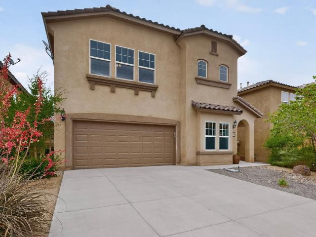 412 Vista Roja Place NE