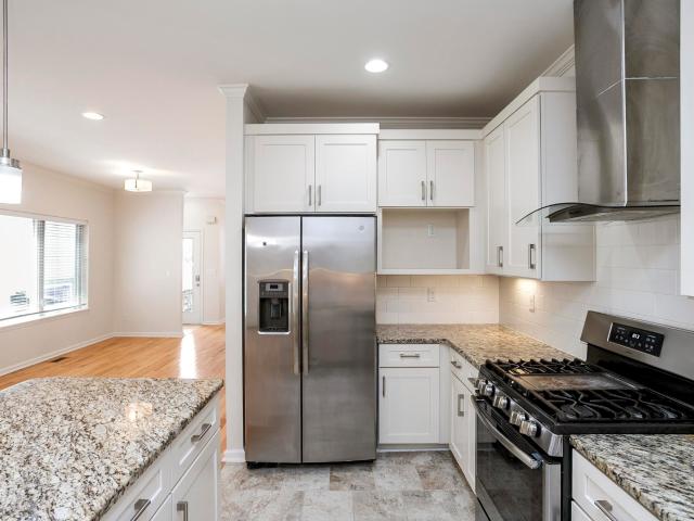 412A 37th Ave N