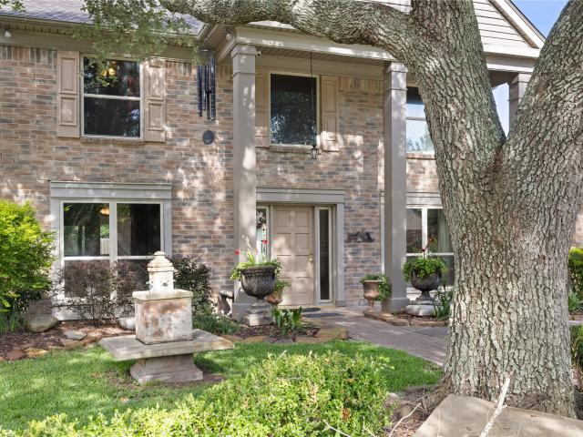4134 Lakepointe Forest Drive