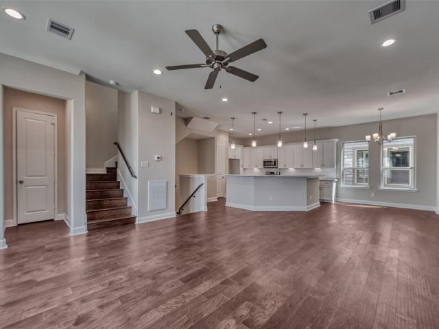 4135 Dupont Street