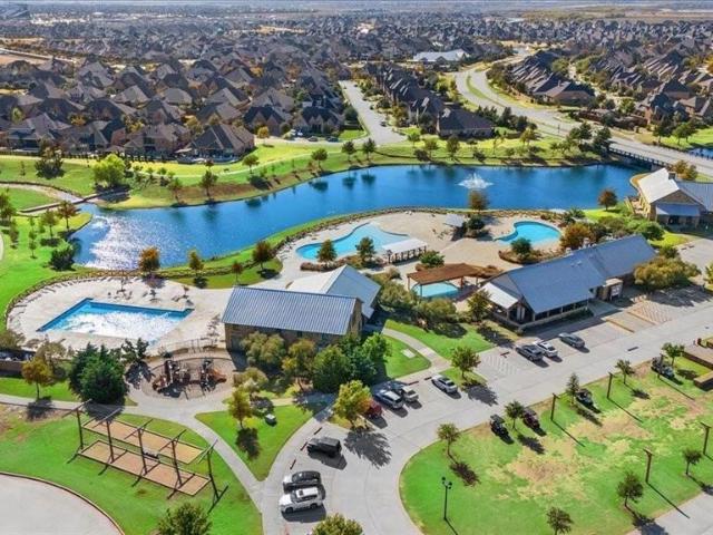 4135 Starlight Creek Dr, Celina, TX 75009 | MLS #21211 | Compass