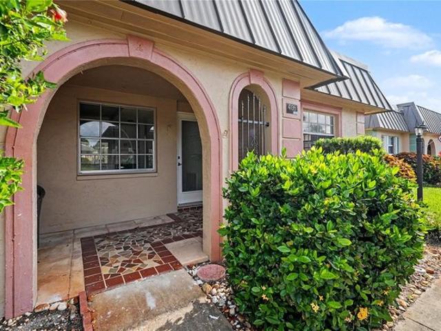 4135 Stratford Dr, New Port Richey, FL 34652