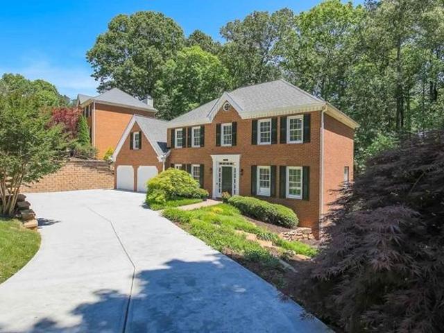 4136 Barberry Dr, Roswell, GA 30075
