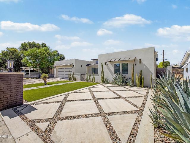 4136 e glenrosa avenue
