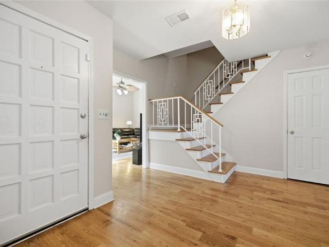 4136 Lakeshore Way