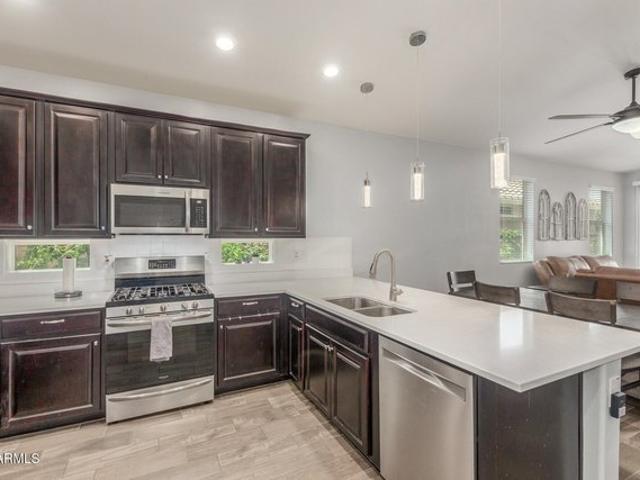 4136 W Palace Station Rd, New River, AZ 85087