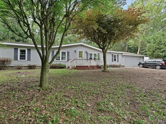 4137 Port Austin Rd, Lake, MI 48725