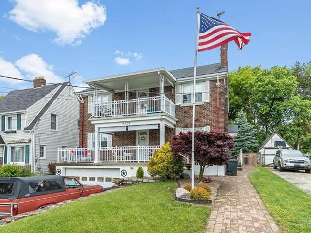 4138 Homelawn Ave, Cheviot, OH 45211